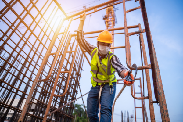 PPE For Work At Height: Essential Safety Checklist & Guide